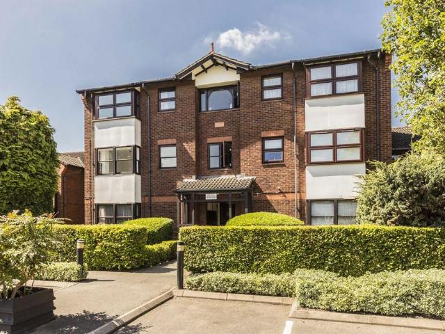 Mayfield Road, London W12 Studio to rent £1,450 pcm £335 pw