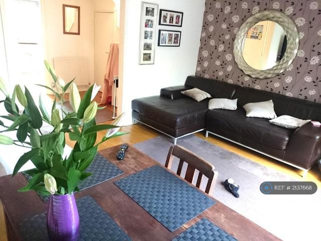 Mayfield Road, London, N8 4 bed terraced house to rent £4,100 pcm £946 pw