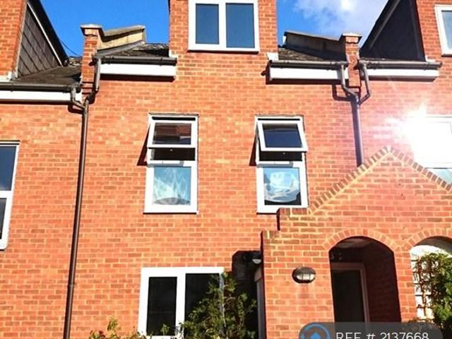 Mayfield Road, London, N8 4 bed terraced house to rent £4,175 pcm £963 pw