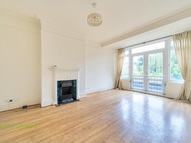 Mayfield Road, South Croydon, CR2 2 bed apartment to rent £1,700 pcm £392 pw