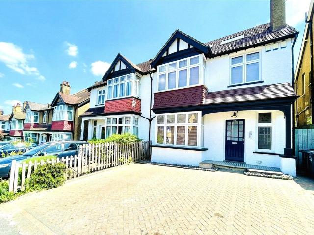 Mayfield Road, South Croydon CR2, 2 bed flat to rent, £1,700 pcm | PrimeLocation