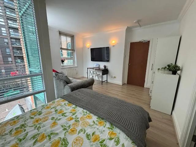 Mayfield Road, Walthamstow E17, Room to rent, £775 pcm | PrimeLocation