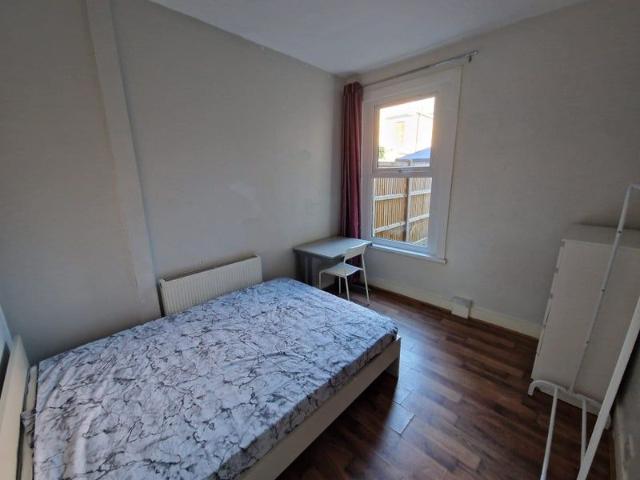 Mayfield Road, Walthamstow E17, Room to rent, £775 pcm | PrimeLocation