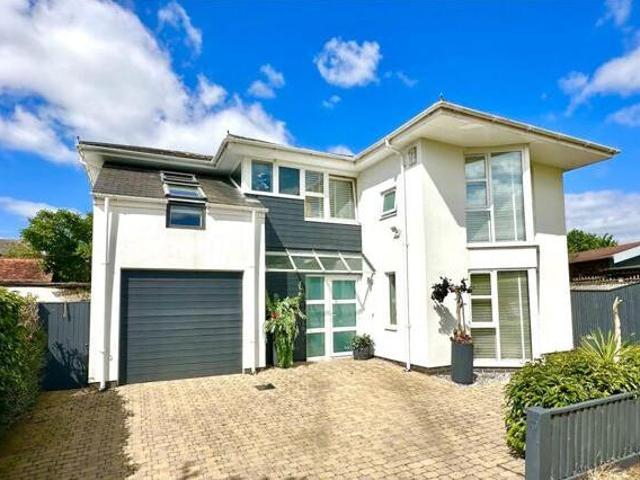 Mayflower Close, Lymington, 4 Bedroom Detached