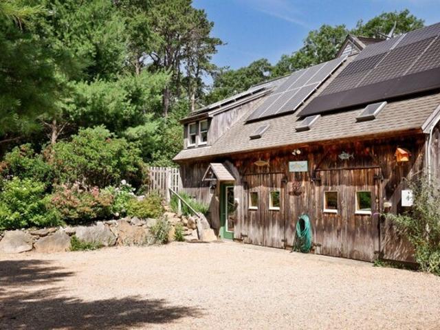 Mayflower Ln, Vineyard Haven, Home For Sale
