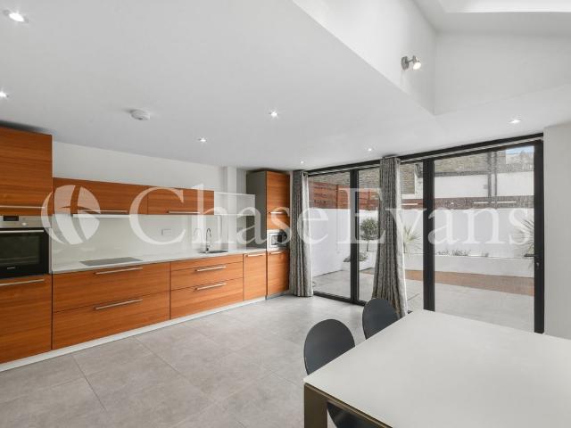 Mayflower Road, London SW9, 2 bed flat to rent, £3,200 pcm | PrimeLocation