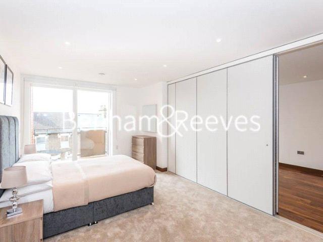 Maygrove Road, London, NW6 3 bed apartment to rent £4,400 pcm £1,015 pw
