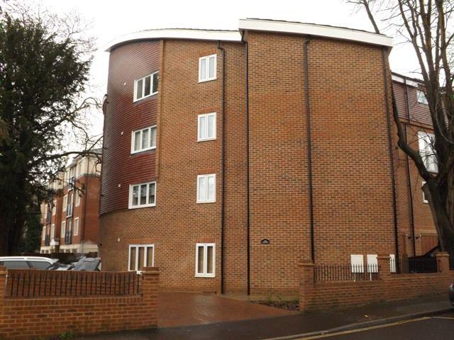 Maypole Road, East Grinstead RH19, 2 bed flat to rent, £1,400 pcm | PrimeLocation