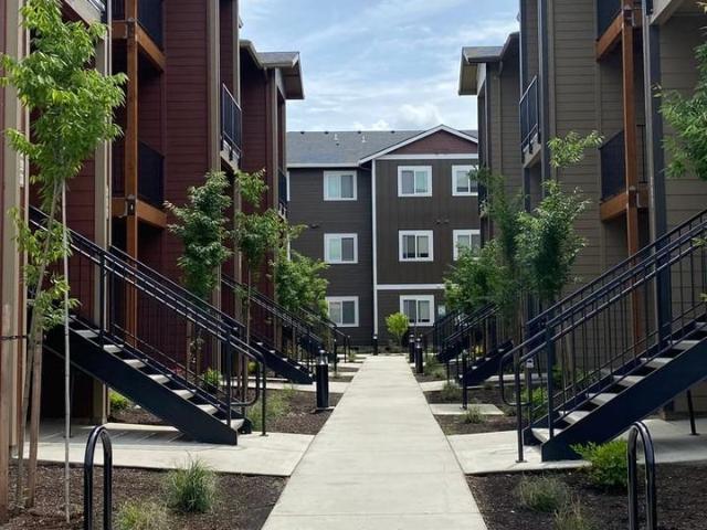 May's Landing Apartments 3 Bedroom Apartment for Rent at 1510 1510, 1520, 1530,1540,1550,1560 23rd Street SE, Salem, OR 97302 Morningside