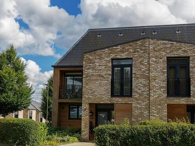 Mays Lane, Barnet, 3 Bedroom End