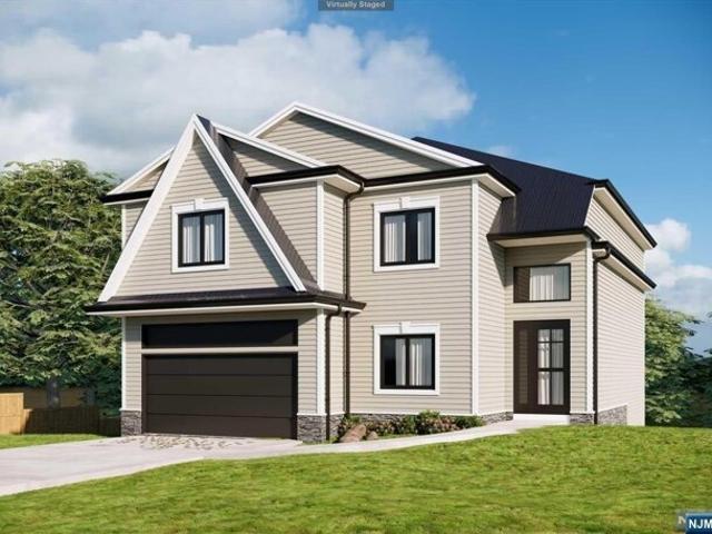 Mazur Pl, Hawthorne, Home For Sale