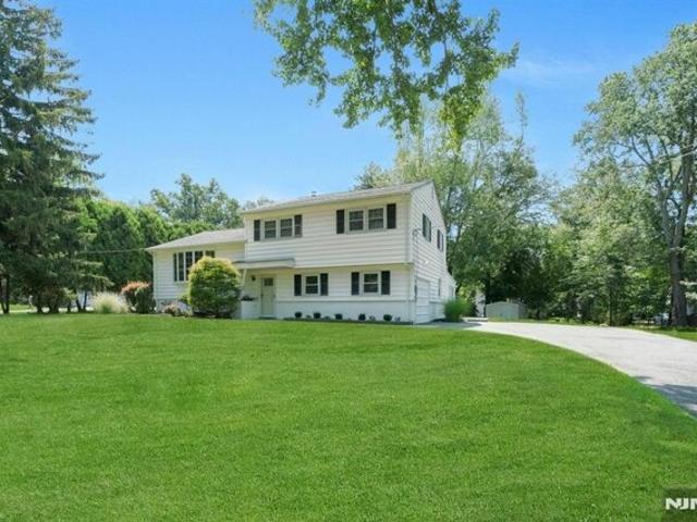 Maze Rd, River Vale, Home For Sale