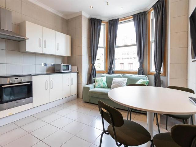 Mazenod Avenue, West Hampstead, NW6 2 bed apartment to rent £1,993 pcm £460 pw