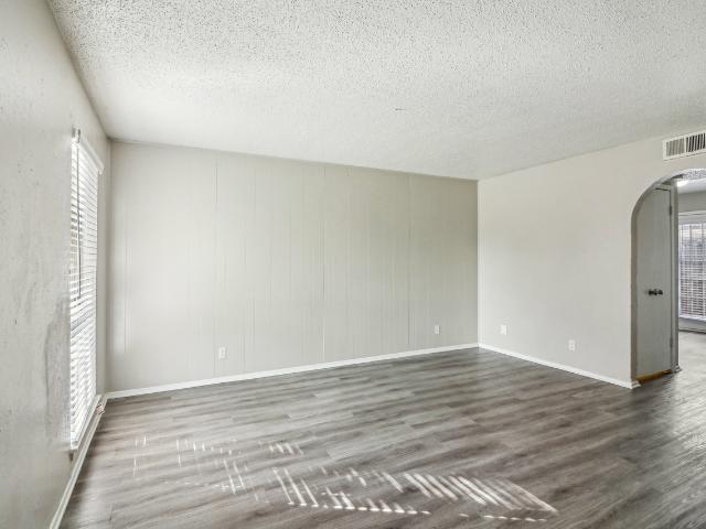 MB Arlington 2 Bedroom Apartment for Rent at 507 Cora St, Arlington, TX 76011 Town North