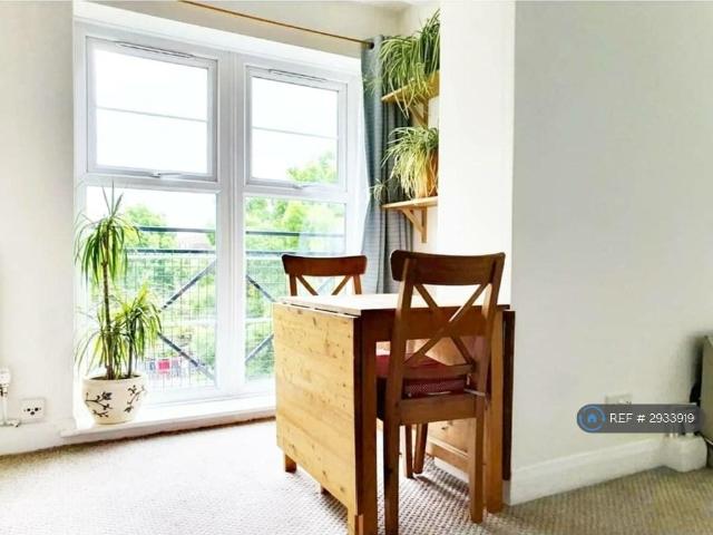 Memorial Avenue, London, E15 1 bed flat to rent £1,650 pcm £381 pw