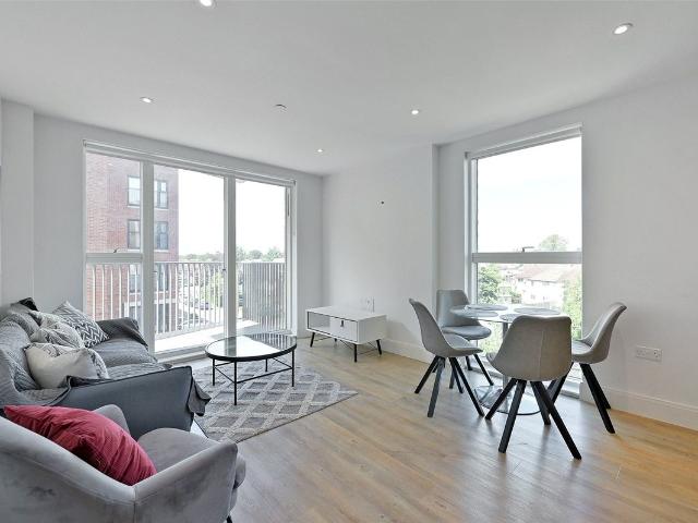 Memorial Avenue, Slough, Berkshire SL1, 2 bed flat to rent, £1,950 pcm | PrimeLocation