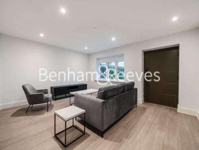 Memorial Avenue, Slough, SL1