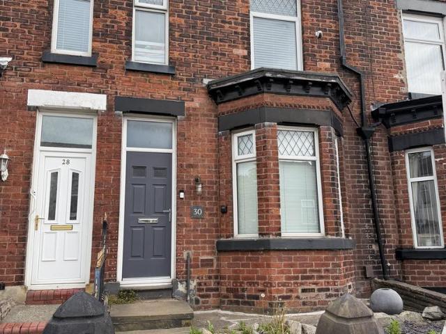 Memorial Road, Worsley M28 3 bed terraced house to rent £1,195 pcm £276 pw