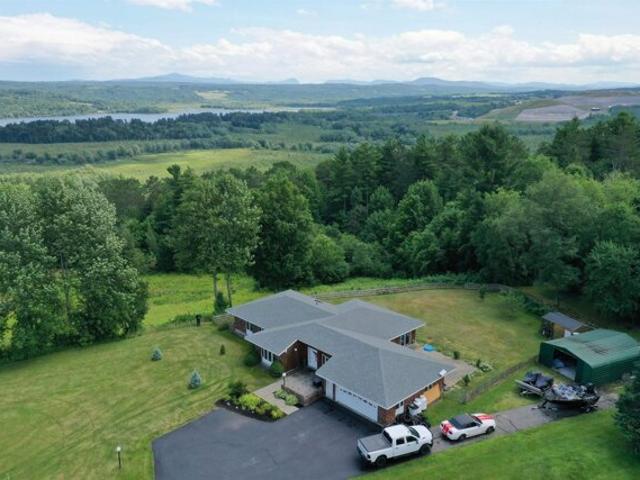 Memphremagog Vws, Newport City, Home For Sale