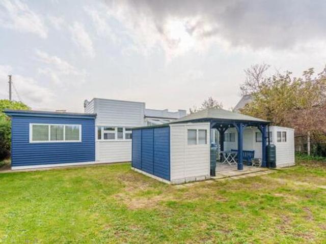 Mentone, Brynhedydd Bay, 2 Bedroom Detached