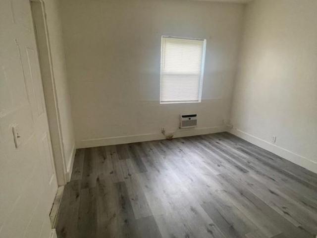 Mena Boynton Property 1 Bedroom Apartment for Rent at 320 Ne 13th Ave, Boynton Beach, FL 33435