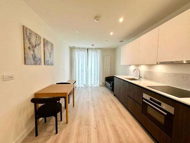 Menara Point, West Ham E16, 1 bed flat to rent, £2,200 pcm | PrimeLocation