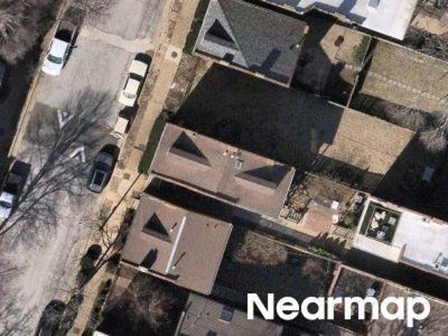 Menard St Apt A