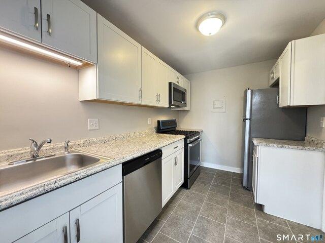 Mencel Cir Unit B, Bridgeport, Condo For Sale