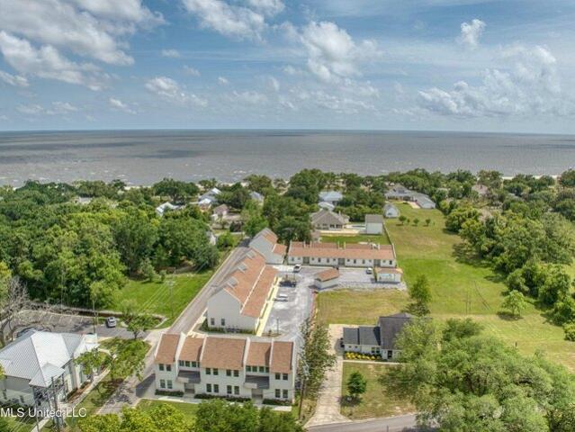 Menge Ave Apt,pass Christian, Condo For Sale