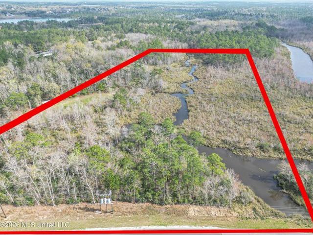 Menge Ave, Pass Christian, MS 39571