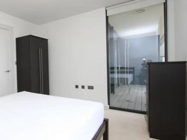 Meow Tea Moment, 4 Woolwich Road, London, SE10 0JU, United Kingdom | Room for rent #154573229 | Rentberry