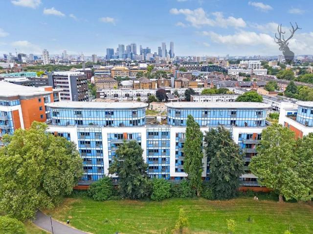Meath Crescent, Bethnal Green E2 2 bed apartment to rent £2,350 pcm £542 pw