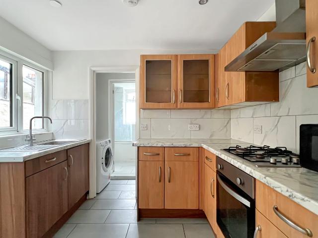 Meath Road, London E15, 4 bed terraced house to rent, £3,000 pcm | PrimeLocation