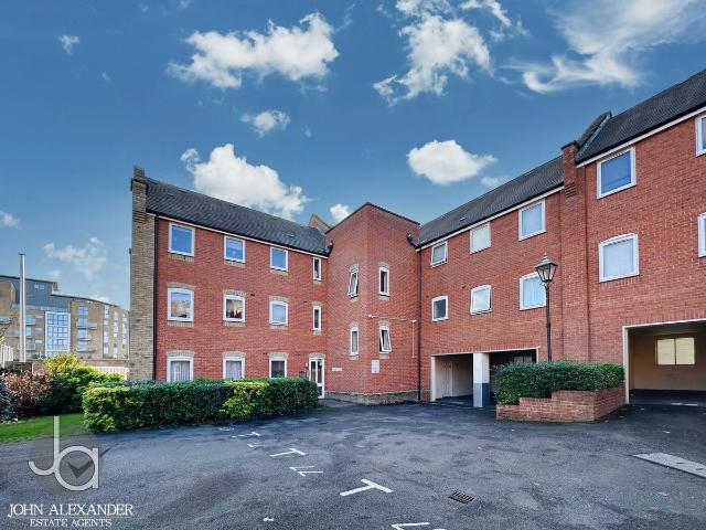 Meachen Road, Colchester CO2, 2 bed flat to rent, £1,150 pcm | PrimeLocation
