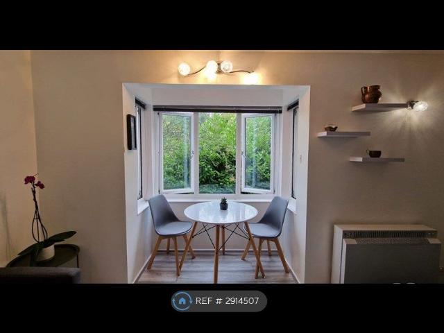 Mead Avenue, Langley SL3, Studio to rent, £1,200 pcm | PrimeLocation