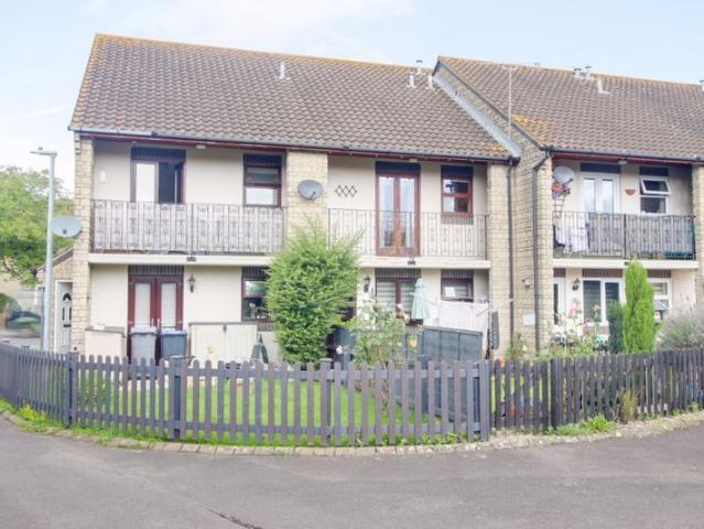 Mead Court, North Bradley BA14, 1 bed flat to rent, £750 pcm | PrimeLocation