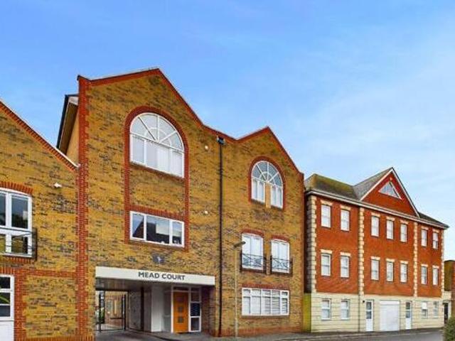 Mead Court, Chertsey, 1 Bedroom Apartment