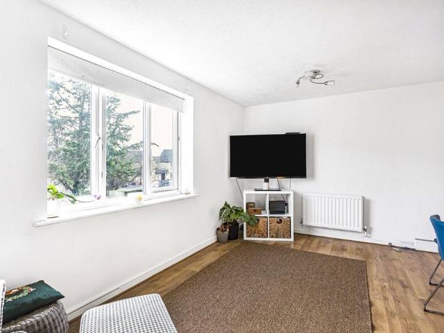 Mead Court, Egham, Surrey, TW20 8XF