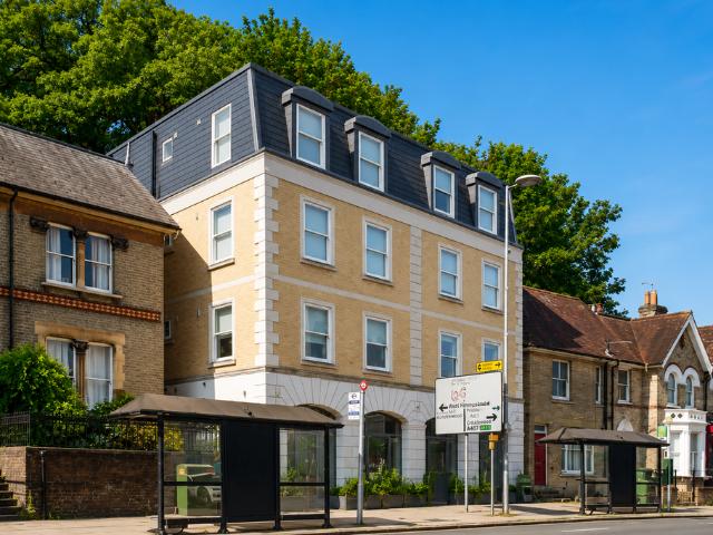 Mead House, Winchester, Furnished 2 bed apartment to rent £1,550 pcm £358 pw