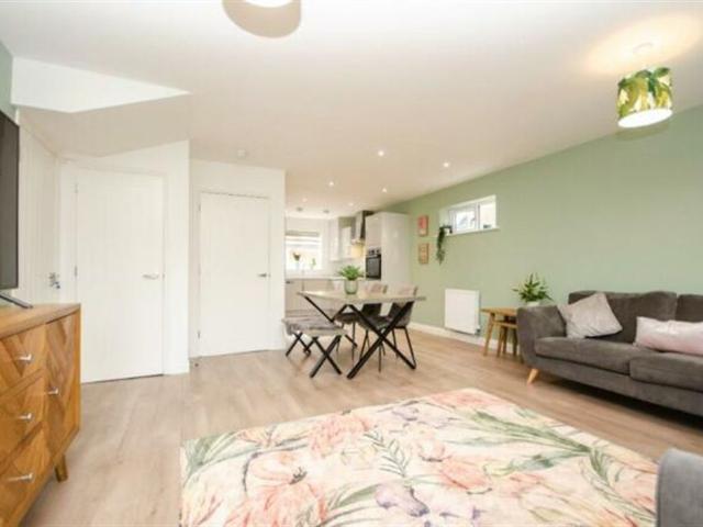 Mead Lane, Horton Heath, SO50