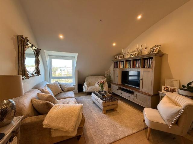 Mead Lane, Hertford, SG13