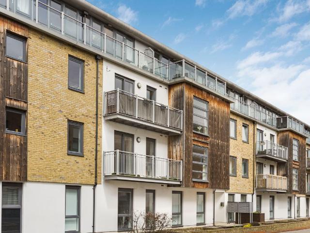 Mead Lane, Hertford SG13, 2 bed flat to rent, £1,550 pcm | PrimeLocation