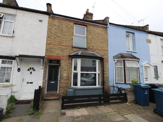 Mead Road, London HA8, Room to rent, £900 pcm | PrimeLocation