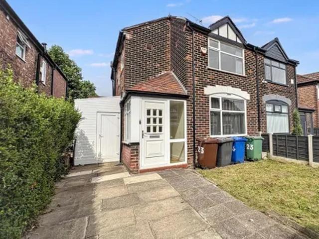 Meade Hill Road, Prestwich, M25 0DJ, United Kingdom | 3 bed duplex for rent #168057814 | Rentberry