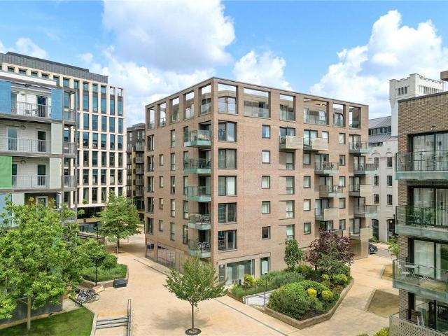 Meade House, 2 Mill Park, Cambridge 3 bed apartment to rent £2,700 pcm £623 pw