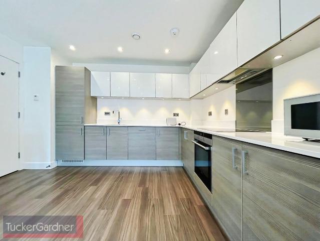 Meade House, Cambridge CB1, 2 bed flat to rent, £2,100 pcm | PrimeLocation