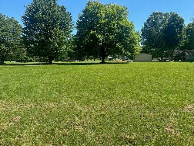 Meade Pl, Jamestown, PA 16134