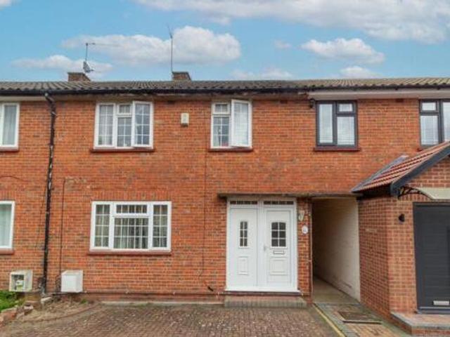 Meadfield, Edgware, 3 Bedroom Terraced