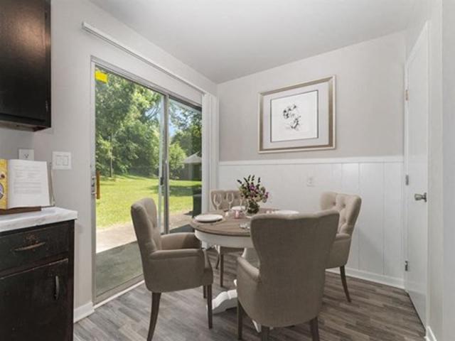 Meadowview Apartments & Townhomes Renovated 2 Bedroom Townhome