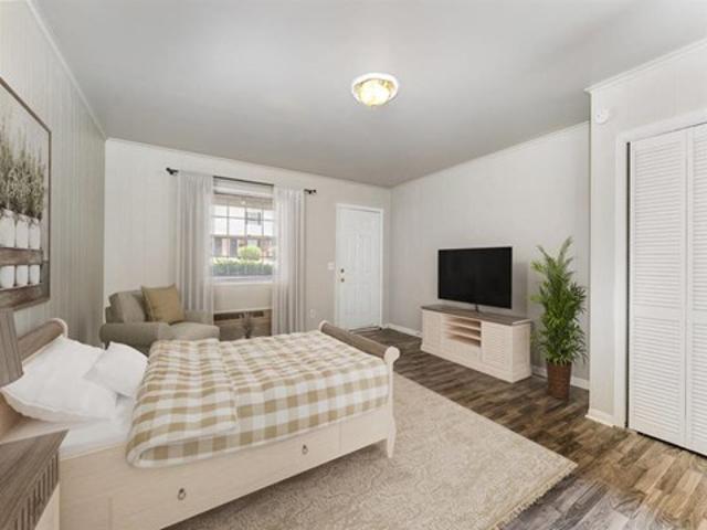 Meadowview Apartments & Townhomes Updated Studio